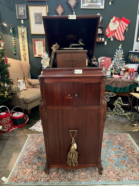 Antique Victor Victrola Wood Talking Machine Cabinet | Decatur Estate ...